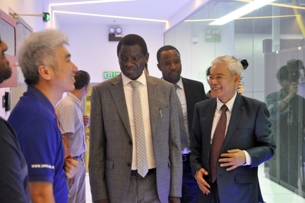 Zambia’s Minister of General Education Visits XMUM | Xiamen University ...